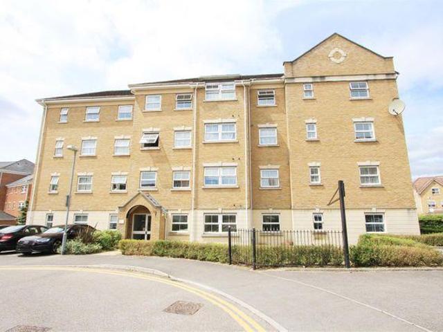 Apartment at Crispin Way, Greater London