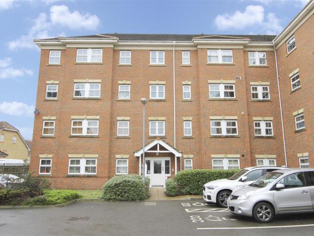 Apartment at Crispin Way, Greater London