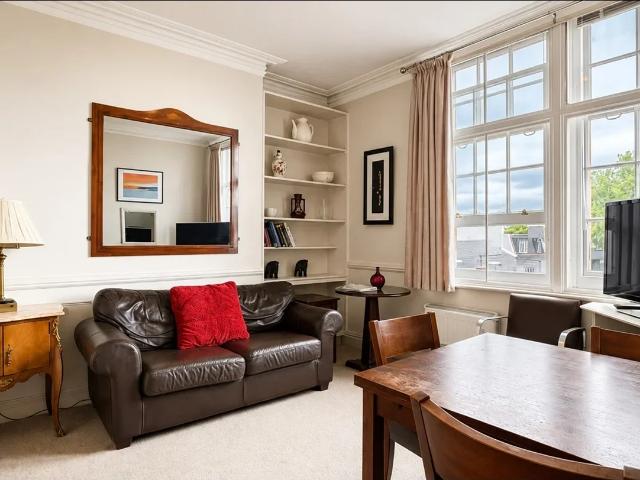 Apartment at Cromwell Crescent, Greater London