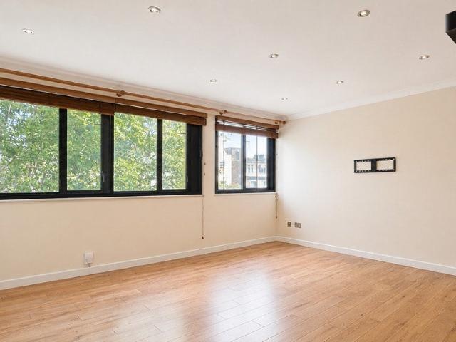 Apartment at Cromwell Road, Greater London