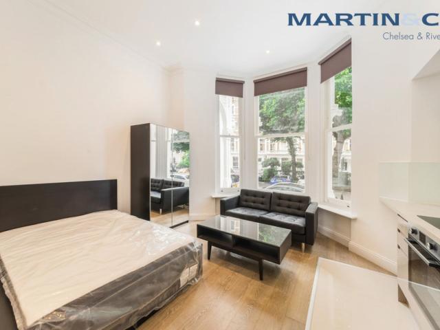 Apartment at Cromwell Road, Greater London