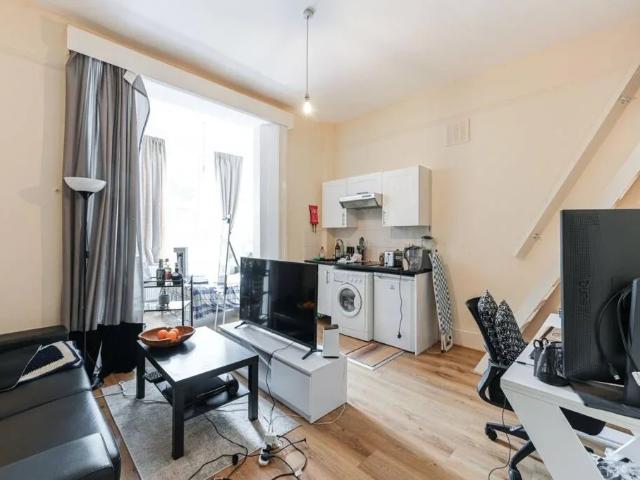 Apartment at Cromwell Road, Greater London