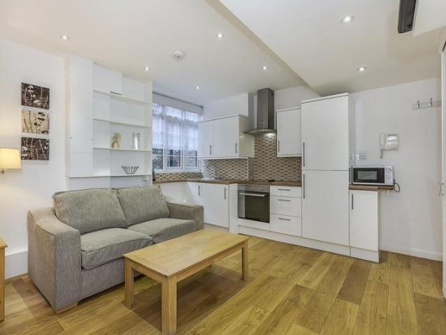 Apartment at Cromwell Road, Greater London