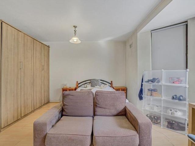Apartment at Cromwell Road, Greater London