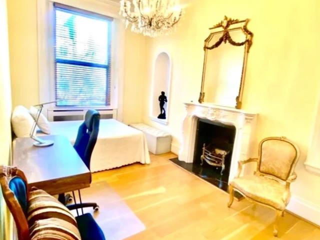 Apartment at Cromwell Road, Greater London