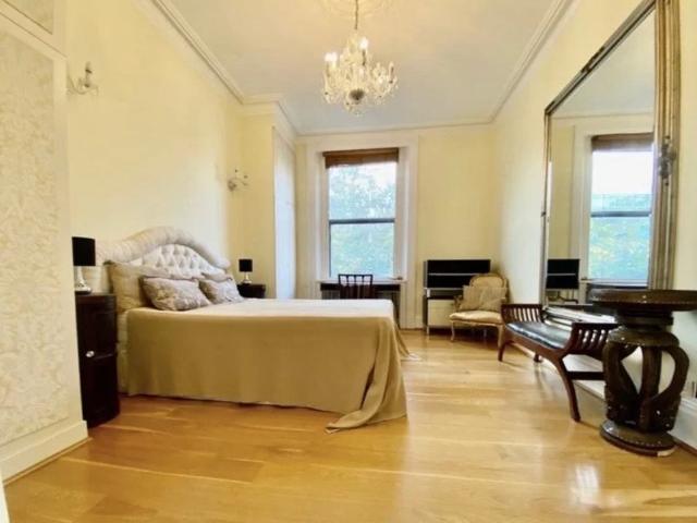 Apartment at Cromwell Road, Greater London