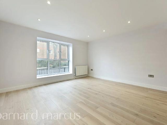 Apartment at Cromwell Road, Greater London