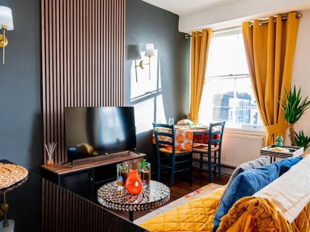Apartment at Cromwell Road, Greater London