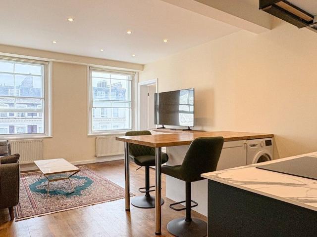Apartment at Cromwell Road, Greater London