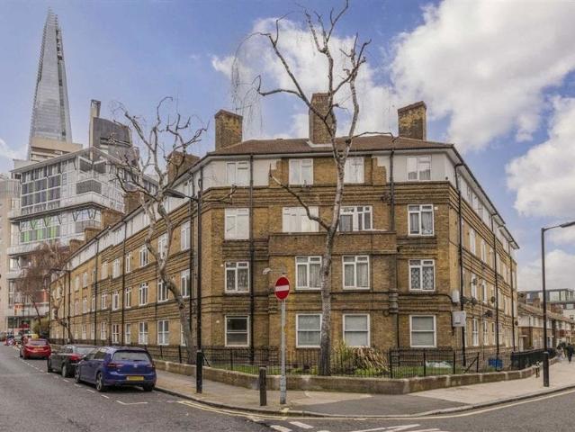 Apartment at Crosby Row, Greater London