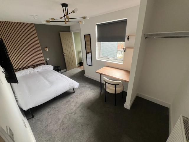 Room at Crosby Street, Derby