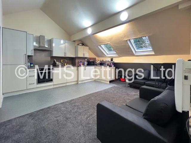 Apartment at Cross Cliff Road, Leeds