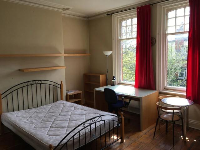 Apartment at Cross Cliff Road, Leeds