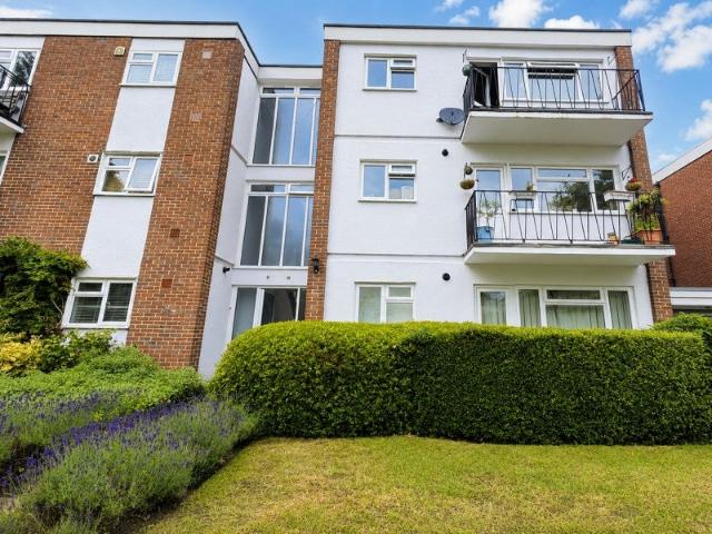 Apartment at Cross Lanes, Guildford