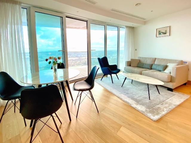Apartment at Crossharbour Plaza, Greater London