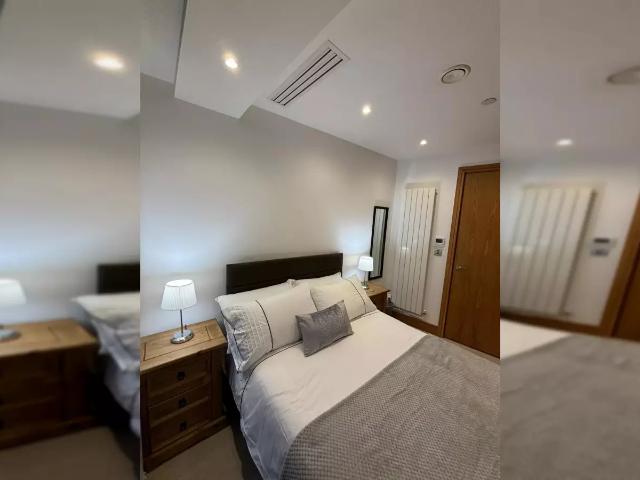 Apartment at Crossharbour Plaza, Greater London