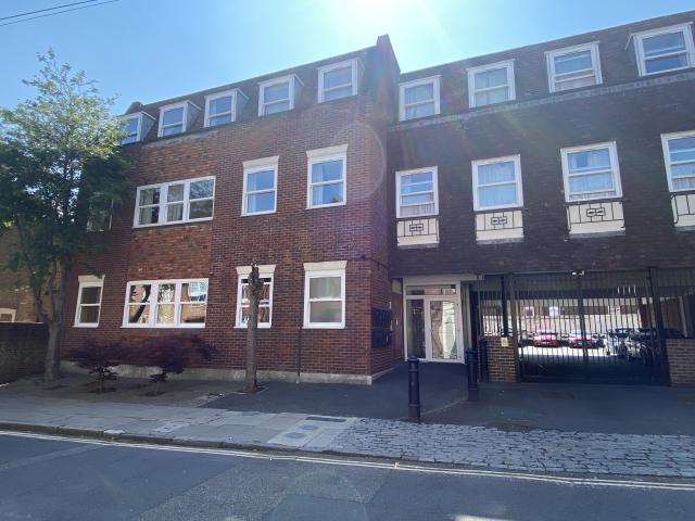 Apartment at Crow Lane, Rochester