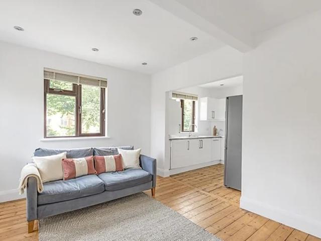 Apartment at Crown Lane, Greater London