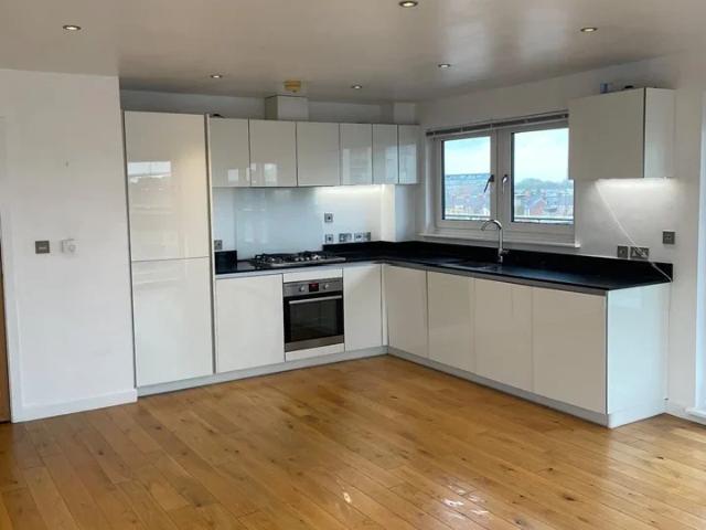 Apartment at Crown Street, Brentwood