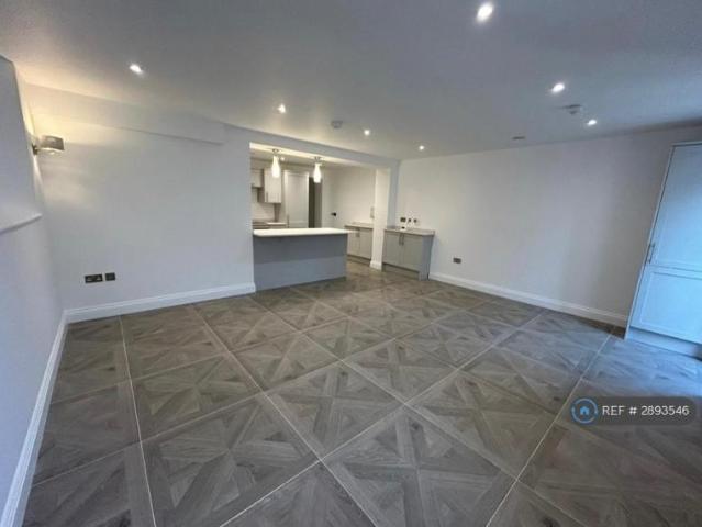 Apartment at Crowborough Hill, Wealden