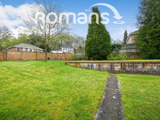 Apartment at Crowthorne Road, Bracknell