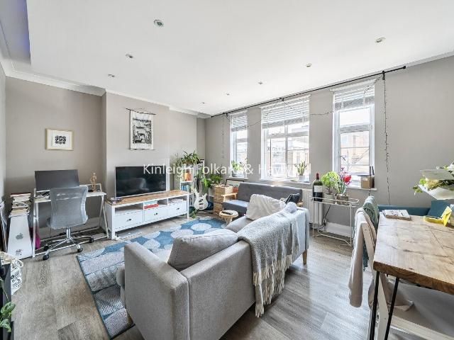 Apartment at Crouch End Hill, Greater London