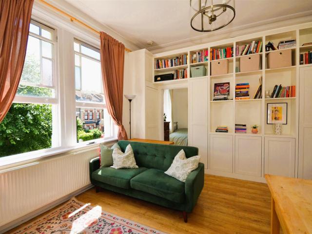 Apartment at Crouch Hall Road, Greater London
