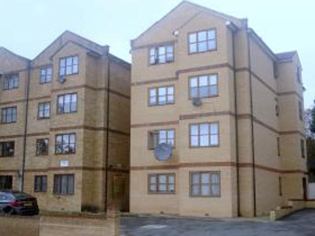 Apartment at Croydon Road, Greater London