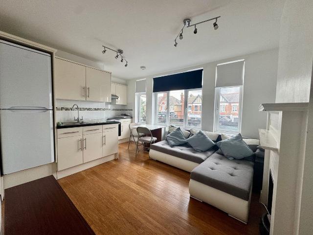 Apartment at Croydon Road, Greater London
