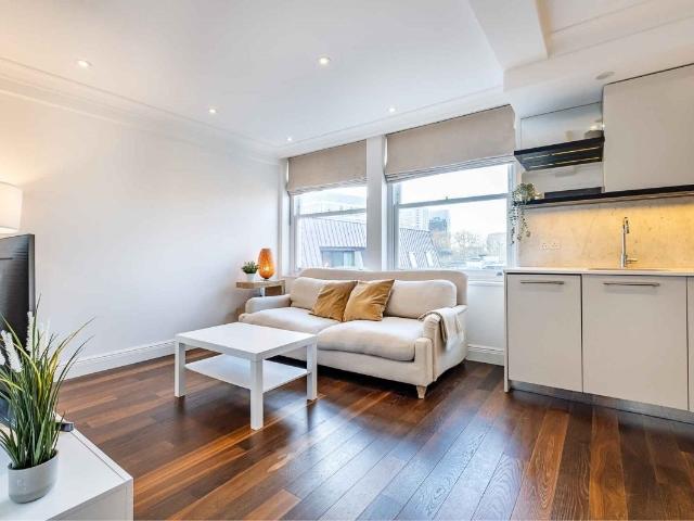 Apartment at Cuthbert Street, City of Westminster