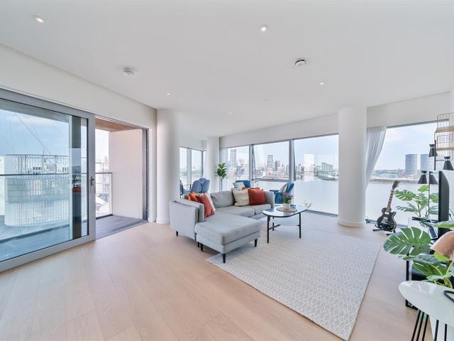 Apartment at Cutter Lane, Greater London