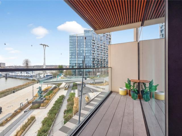 Apartment at Cutter Lane, Greater London
