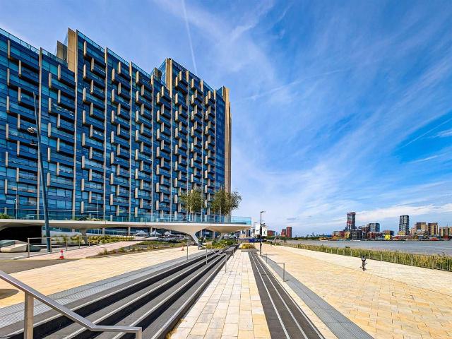 Apartment at Cutter Lane, Greater London