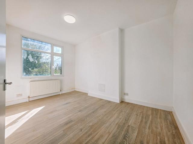 Apartment at Cumberland Avenue, Southend on Sea
