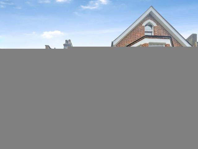 Apartment at Cumberland Park, Greater London