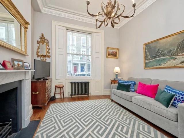 Apartment at Cumberland Street, City of Westminster