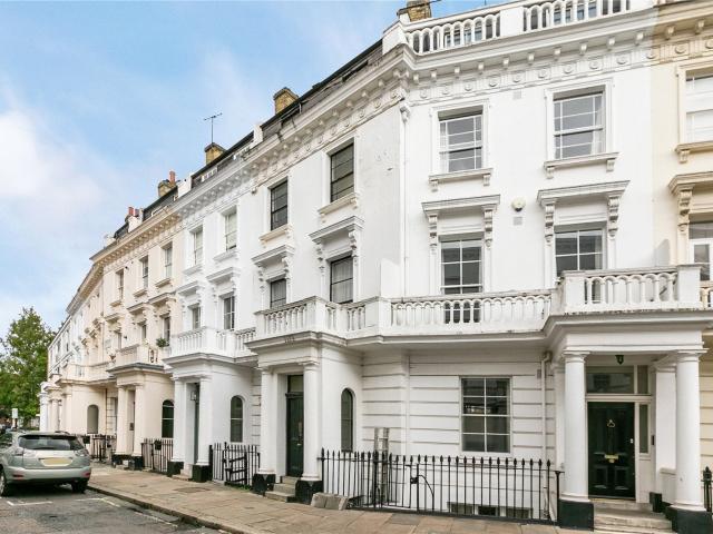 Apartment at Cumberland Street, City of Westminster