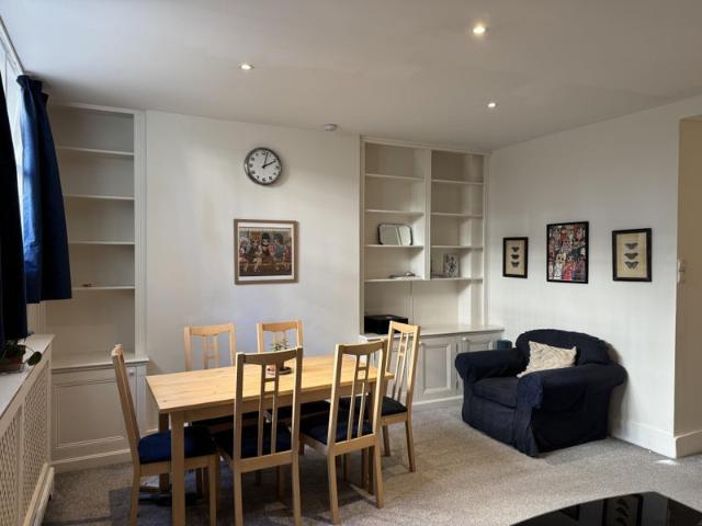 Apartment at Cumberland Street, City of Westminster