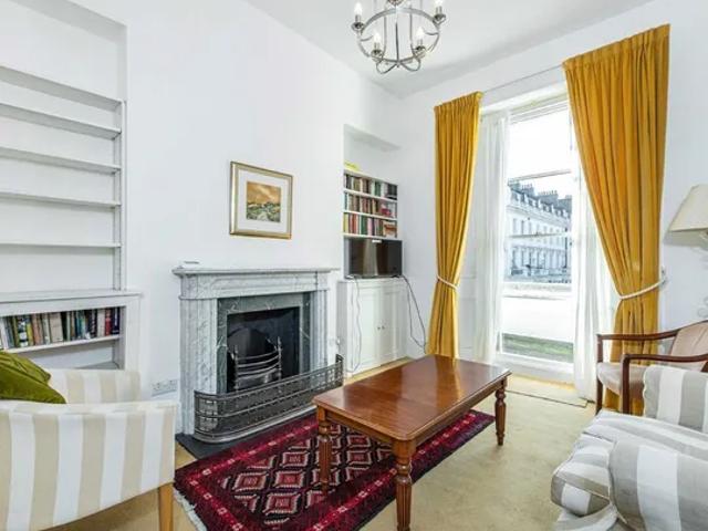 Apartment at Cumberland Street, City of Westminster
