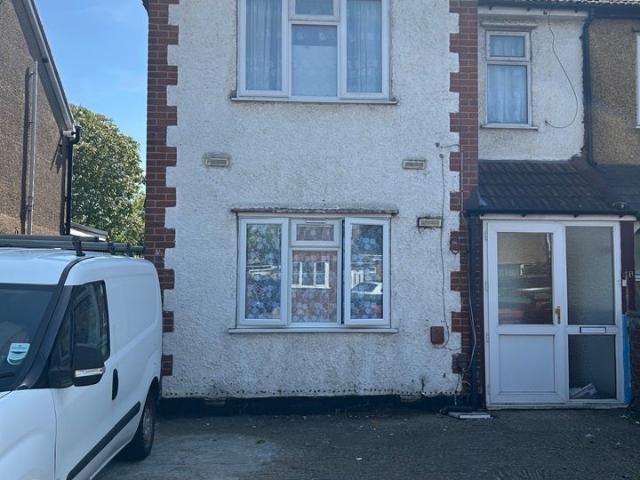 Apartment at Cumbrae Close, Slough