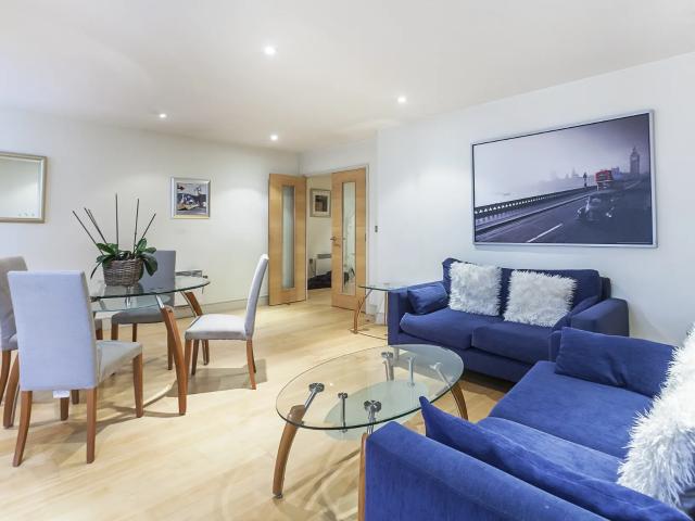 Apartment at Curlew Street, Greater London