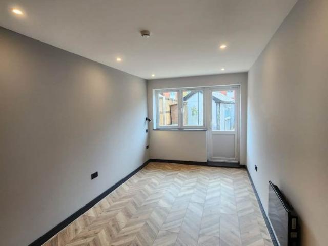Apartment at Curtis Field Road, Greater London