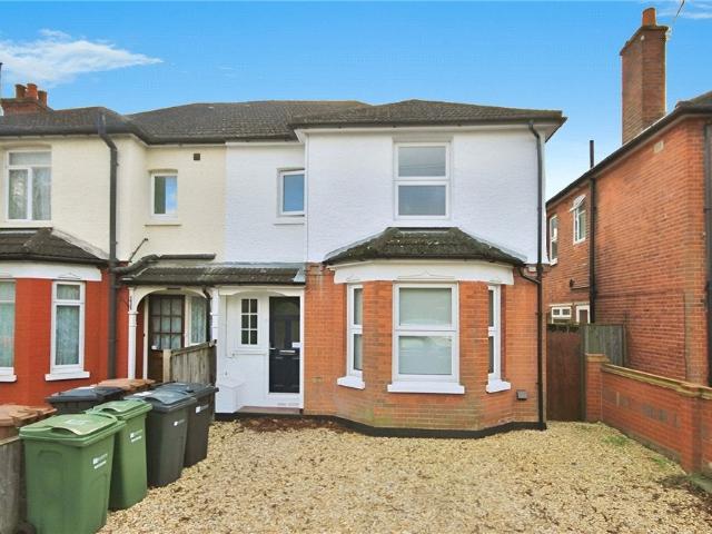 Apartment at A3, Guildford