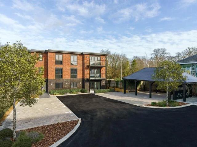 Apartment at A40, Denham
