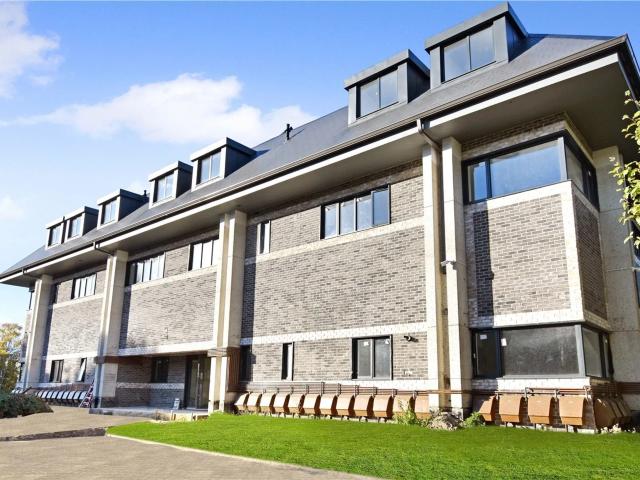 Apartment at A4, Newbury