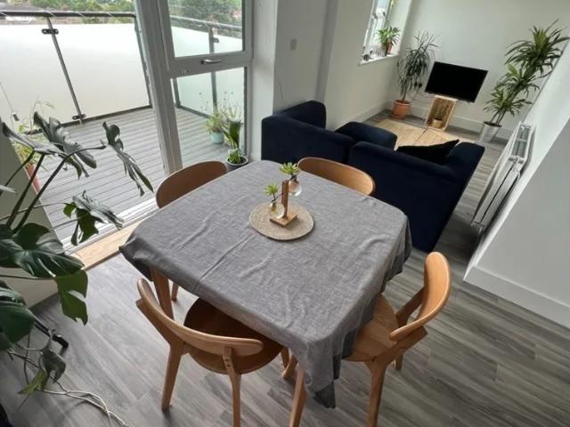 Apartment at A5, Greater London