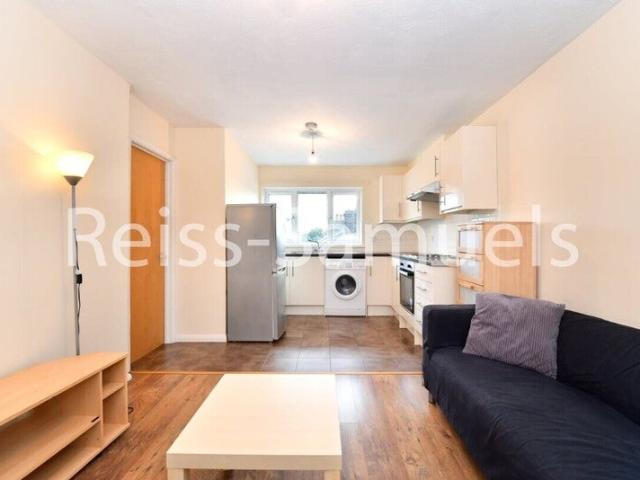 Apartment at Ambassador Square, Greater London