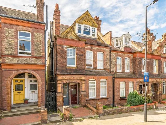 Apartment at Amesbury Avenue, Greater London