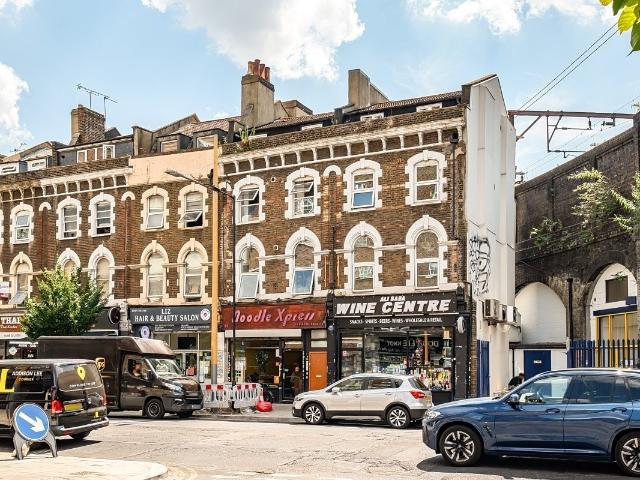 Apartment at Amhurst Road, Greater London