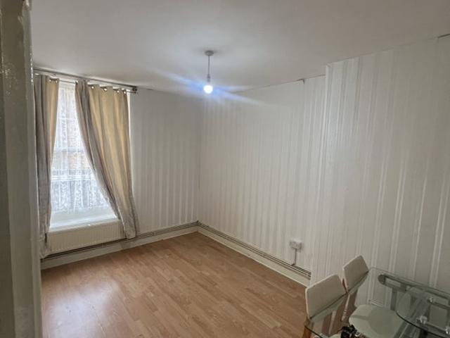 Apartment at Amhurst Road, Greater London